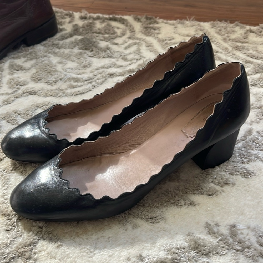 Chloe Black Scalloped Edge Block Heels Size 39 - Gem